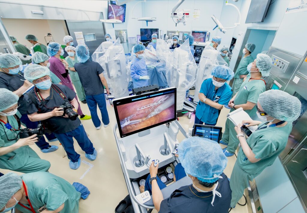 手術支援ロボットの最新機種 「Hugo™ RAS（ヒューゴ 手術支援ロボット）システム」による 消化器がんに対する日本第1例目の手術を実施し ...